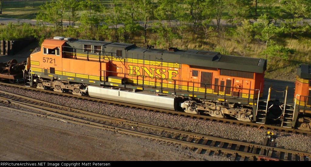 BNSF 5721